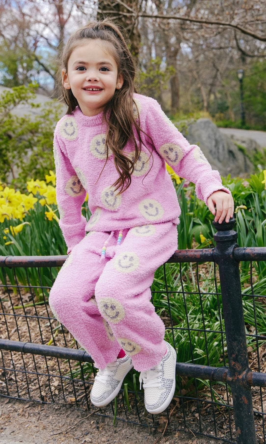 Pinky Fuzzy Smiley Emoji Set – Confetti Kids